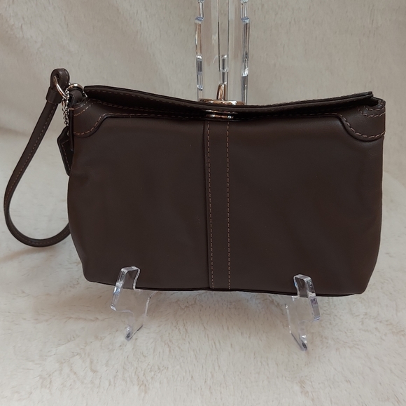 Coach | Bags | Coach Womens Smooth Leather Taupe Gray Wristlet Wallet ...